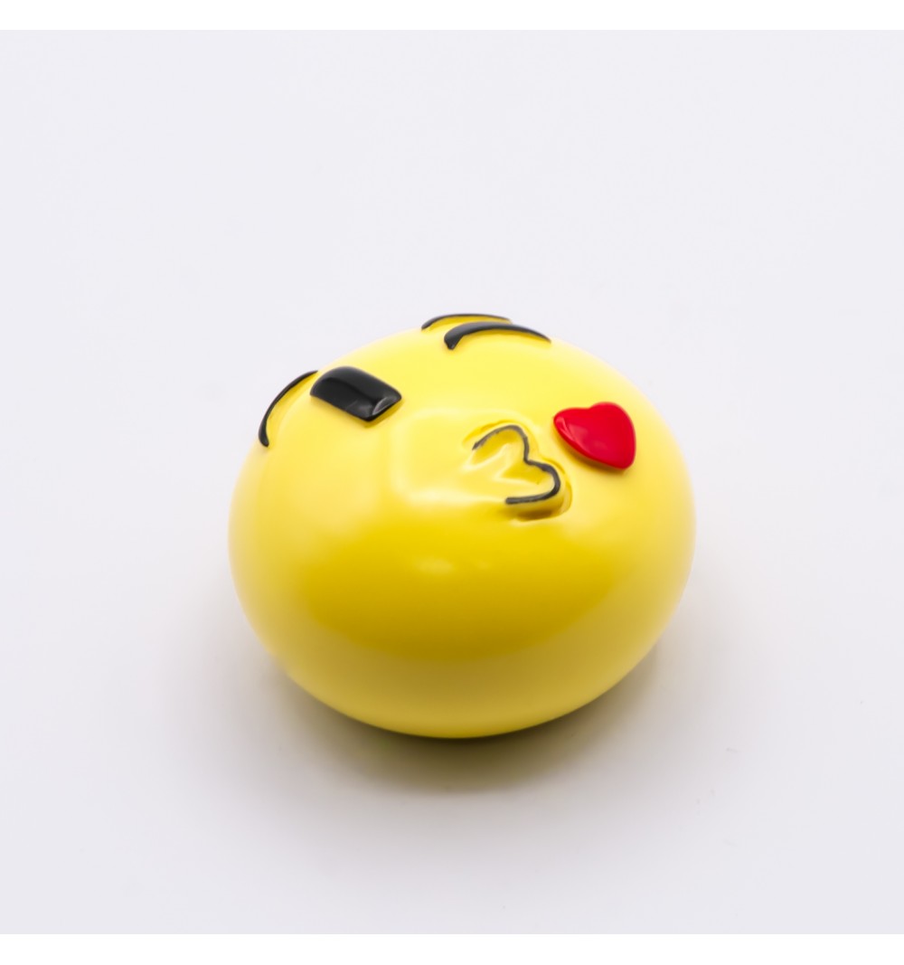 Faccina Emoji sfera piatta con occhietto, bacio e cuoricino